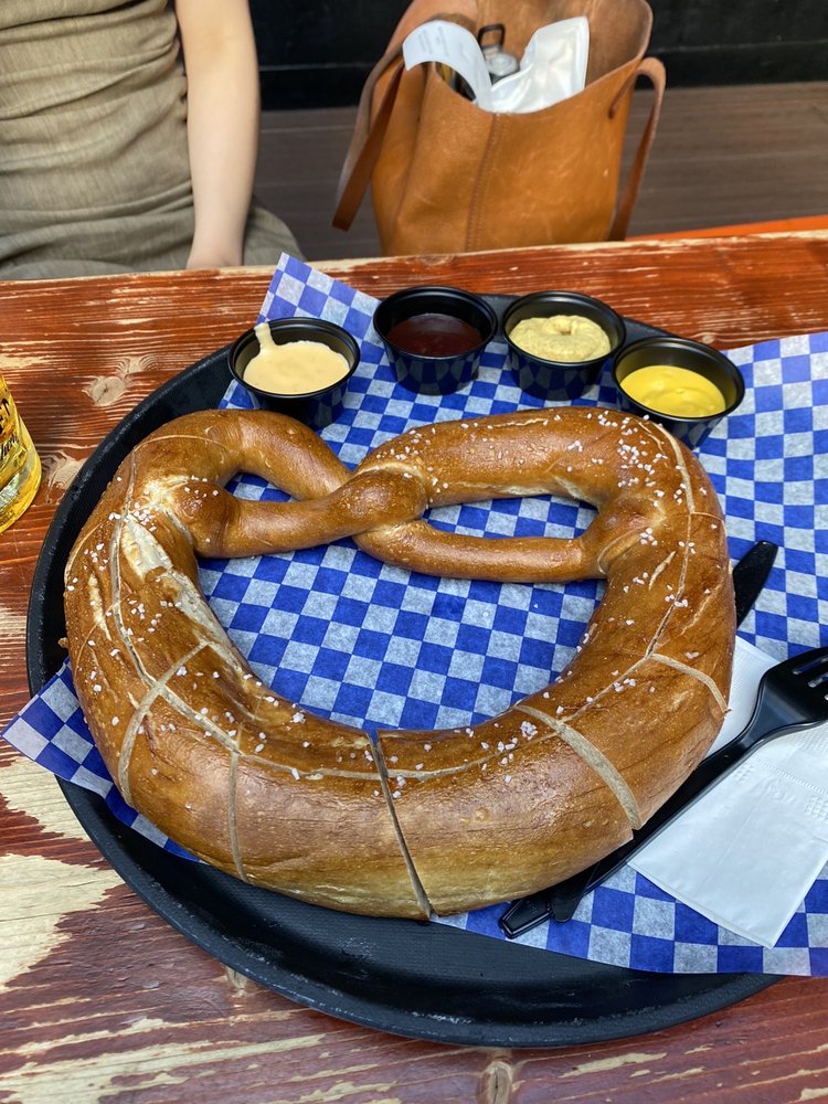 SAUF HAUS BIER HALL & GARTEN - Updated April 2024 - 248 Photos & 348 ...