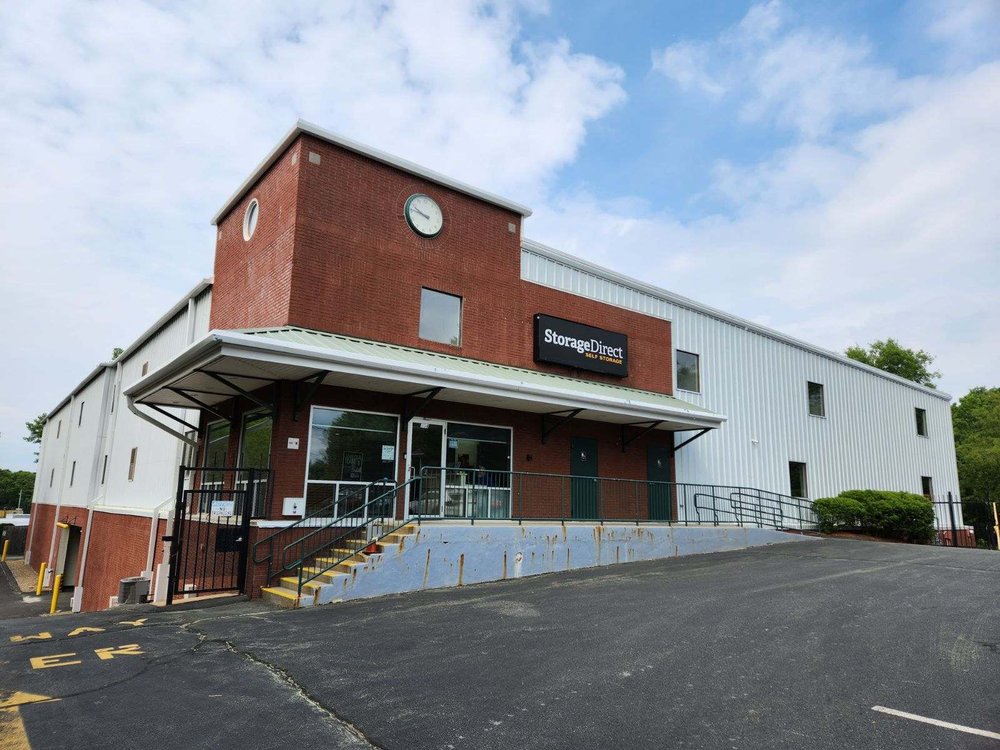 STORELOCAL STORAGE - Updated April 2025 - 14 Photos - 104 W Grove St ...