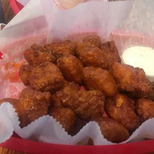 HOOPS GRILL & SPORTS BAR - 131 Photos & 64 Reviews - 6733 Strawberry Ln ...