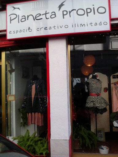 PLANETA PROPIO - Calle San Luis, Nièvre, Sevilla, Spain - Women's ...
