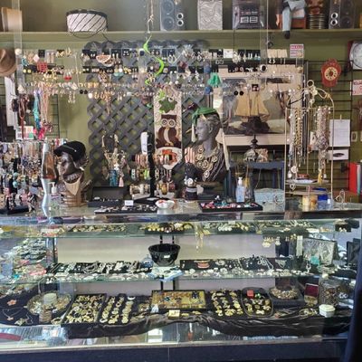 CLUTTERED CLOSET - Updated September 2025 - 742 S Beech St, Syracuse ...