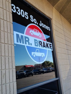 MR. BRAKE - Updated July 2024 - 61 Photos & 663 Reviews - 3305 S Jones ...