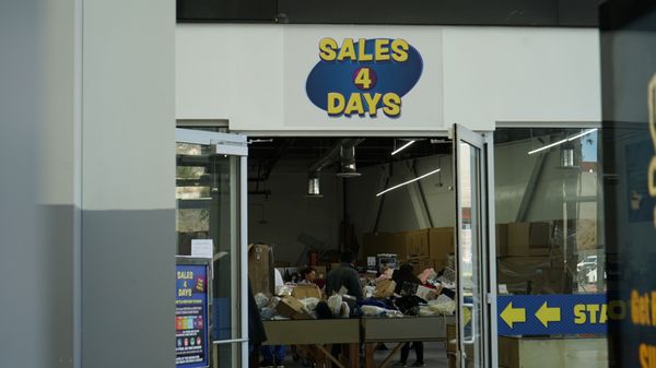 SALES 4 DAYS - Updated September 2025 - 13 Photos - 22500 Town Cir ...