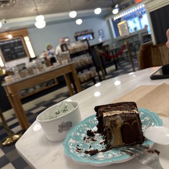 SUGARBOT CREAMERY/LITTLE O’S SODA SHOP - Updated October 2025 - 30 Photos & 12 Reviews - 302 N ...