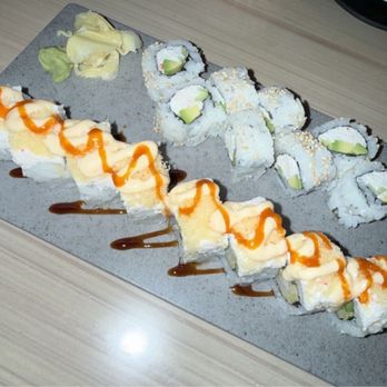 SUSHI & BOWLS - Updated April 2025 - 31 Photos & 28 Reviews - 211 3rd ...
