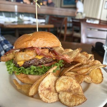 GAR WOODS GRILL & PIER - Updated May 2024 - 1541 Photos & 1463 Reviews ...