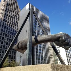 MONUMENT TO JOE LOUIS - 51 Photos & 19 Reviews - 5 Woodward Ave ...