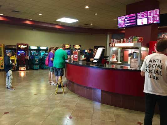 PICTURE SHOW AT SUPERSTITION SPRINGS - Updated September 2024 - 49 ...