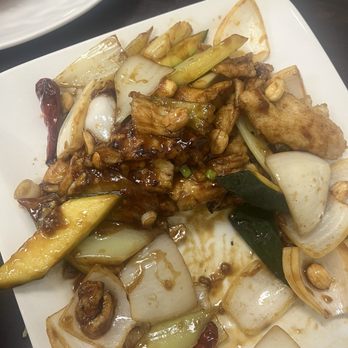 GOLDEN TREE RESTAURANT - Updated November 2025 - 446 Photos & 324 ...