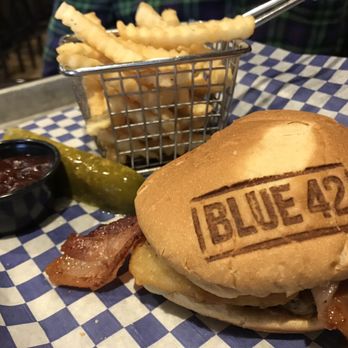 BLUE 42 SPORTS GRILLE & BAR - Updated July 2025 - 94 Photos & 115 ...