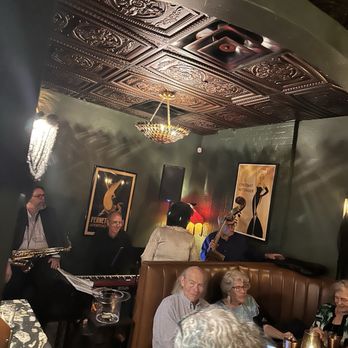 TEDDY ROE’S - Updated October 2025 - 129 Photos & 79 Reviews - 3222 1/2 ...