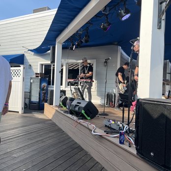 B2 BISTRO + BAR - BAYVILLE - Updated April 2025 - 97 Photos & 87 ...