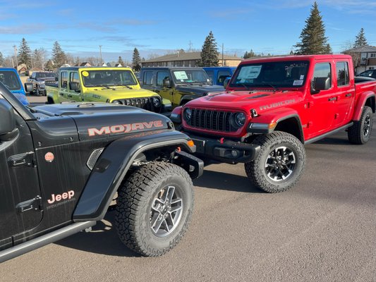 BENNA CHRYSLER DODGE JEEP RAM - Updated July 2025 - 10 Photos - 3022 ...