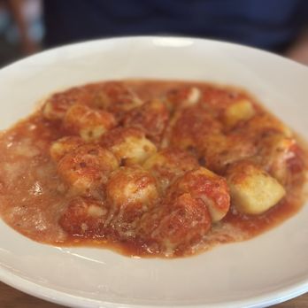 LEOGRETA - Updated August 2025 - 559 Photos & 301 Reviews - 301 W Main ...