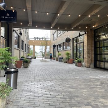 THE STUTZ - Updated December 2025 - 231 Photos & 38 Reviews - 1060 N ...