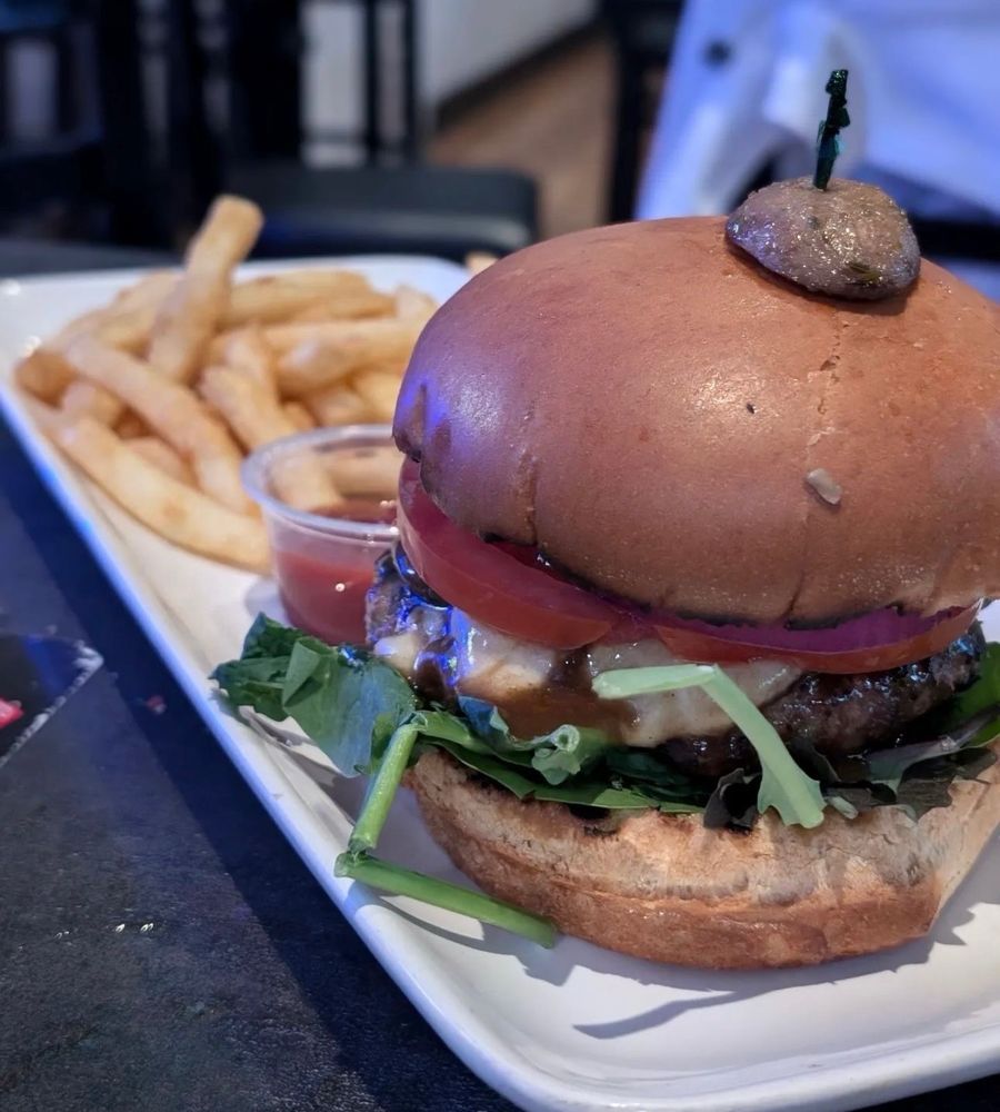 PREGAME SPORTS BAR & LOUNGE - Updated December 2025 - 20 Photos - 166 ...