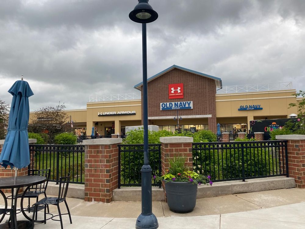 PHILADELPHIA PREMIUM OUTLETS - Updated September 2024 - 202 Photos ...