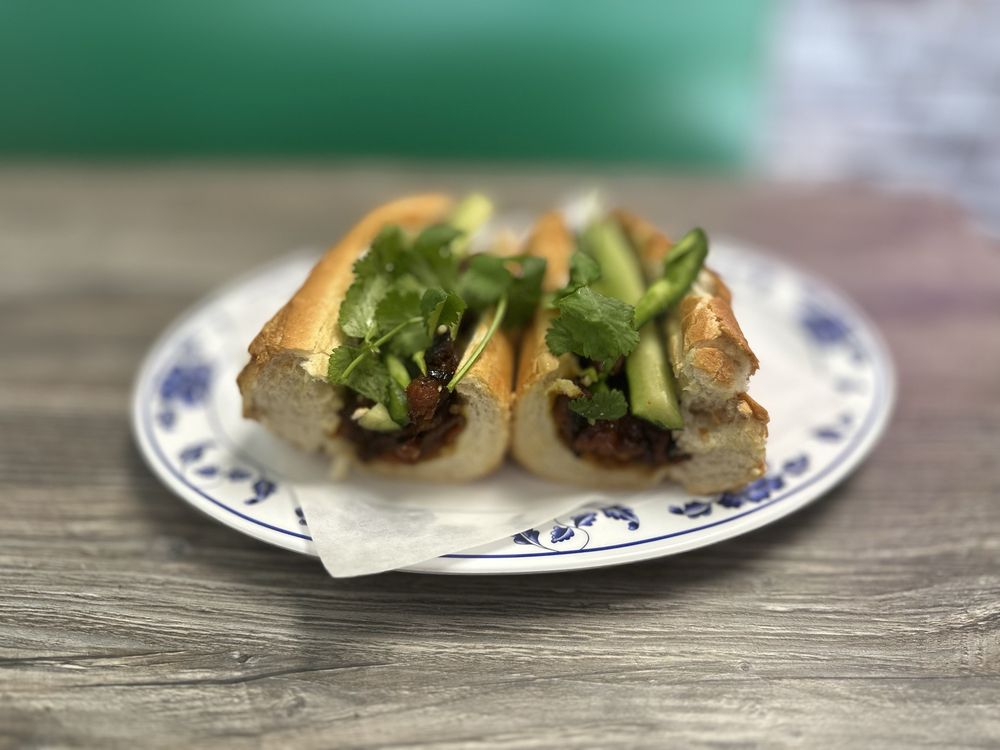 PHO HOLY - Updated December 2025 - 68 Photos & 39 Reviews - 558 S ...