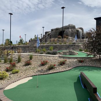 BIRDIES MINIATURE GOLF - Updated December 2025 - 140 Photos & 115 ...