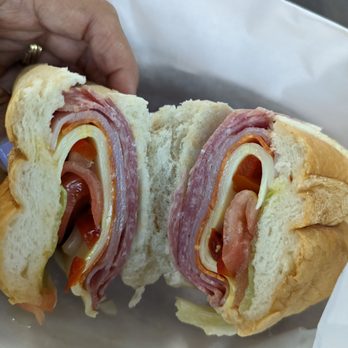 HELLO DELI - Updated March 2025 - 107 Photos & 182 Reviews - 213 W 53rd ...