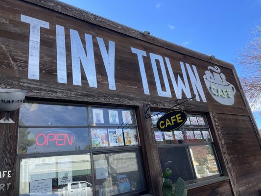 TINY TOWN CAFE - 90 Photos & 83 Reviews - 6544 Front St, Forestville, California - American ...