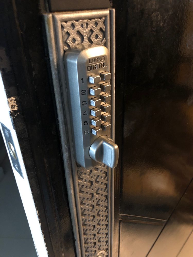 YORK LOCK & KEY - 10 Photos & 33 Reviews - 1110 15th St, Miami Beach ...