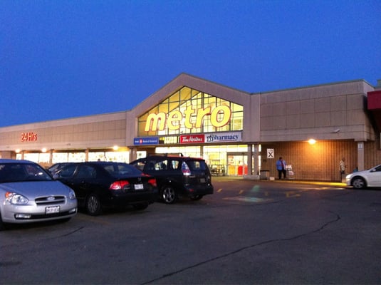 METRO - 11 Photos & 21 Reviews - 3003 Danforth Avenue, Toronto, Ontario ...