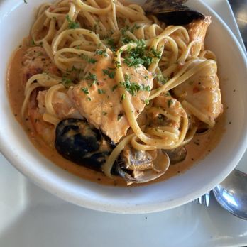 ADA’S FISH HOUSE - Updated August 2024 - 1680 Photos & 1591 Reviews ...