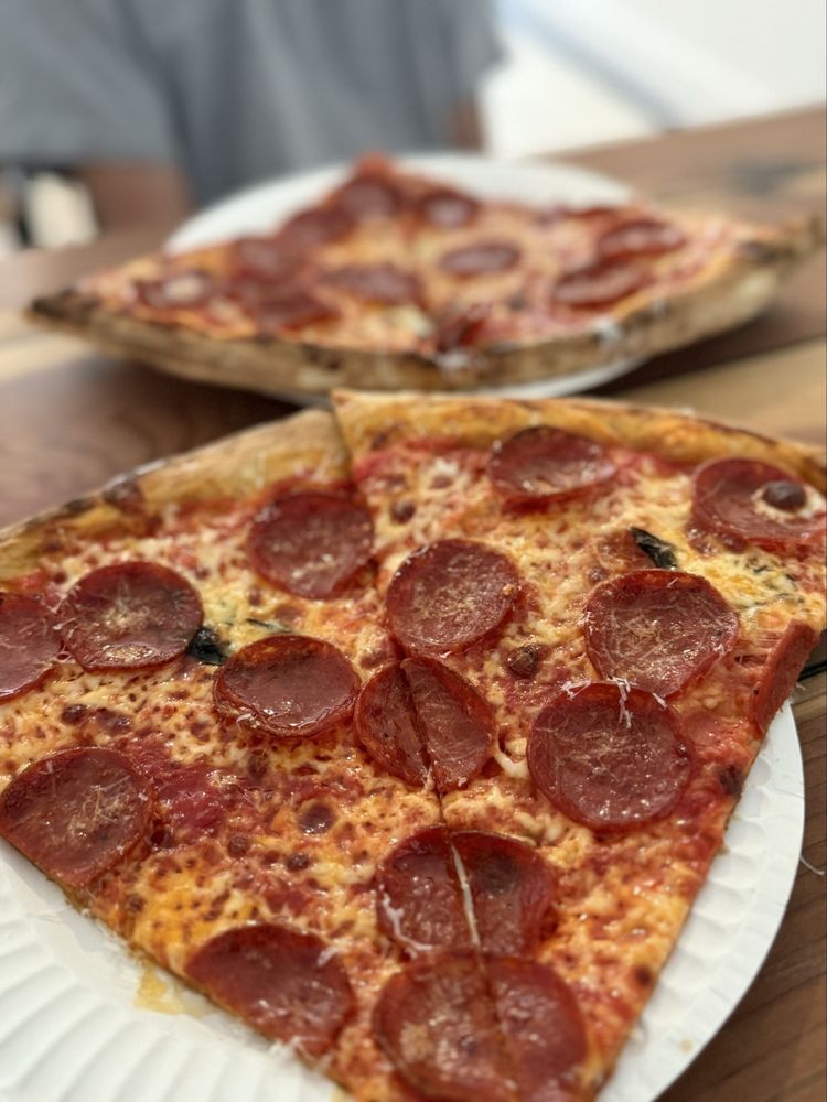 BACK BENCH PIZZA - Updated October 2025 - 63 Photos & 86 Reviews - 563 ...