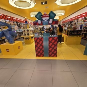LEGO STORE - Updated July 2025 - 108 Photos & 43 Reviews - 7966L Tysons ...
