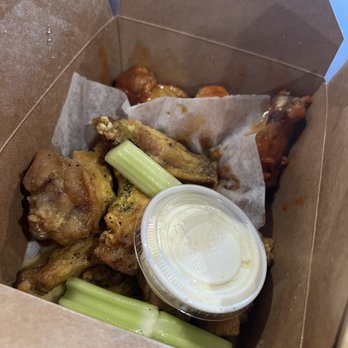 ATLANTA WINGS - Updated December 2025 - 14 Photos - 1940 Cottman Ave ...