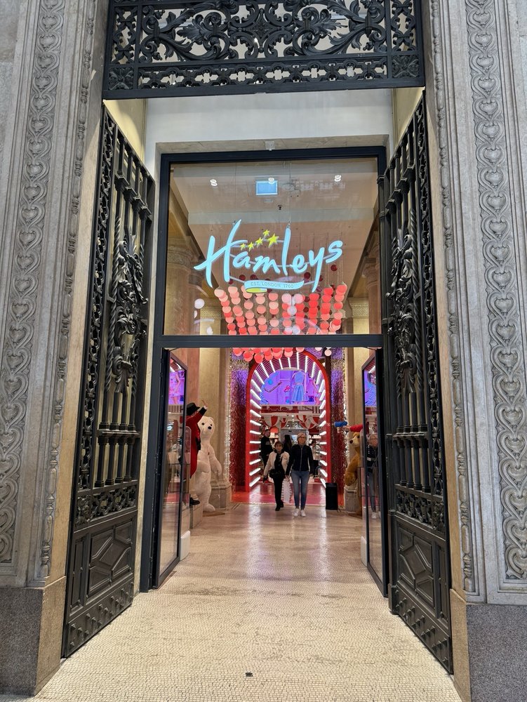 HAMLEYS - Updated January 2025 - P.za Colonna, Roma, Italy - Toy Stores ...