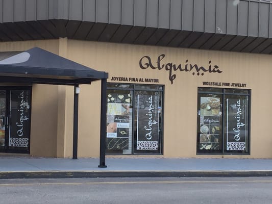 MIAMI INTERNATIONAL MERCHANDISE MART - 37 Photos & 29 Reviews - 777 NW ...