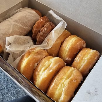 ROLLING PIN DONUTS - Updated May 2024 - 801 Photos & 903 Reviews - 429 ...