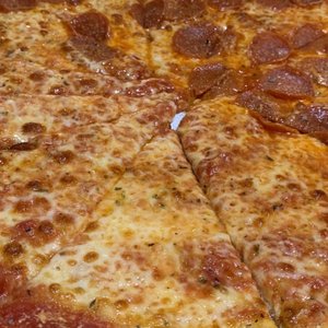 GRAND APIZZA SHORELINE - 51 Photos & 141 Reviews - 9 E Main St, Clinton ...