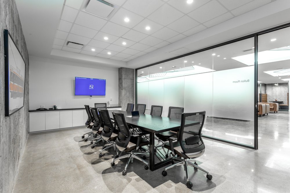 IQ OFFICES - Updated October 2025 - 22 Photos - 250 University Avenue ...