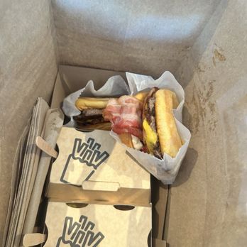 Reserve now at Shake Shack - Burgers - Updated June 2025 - 199 Photos ...