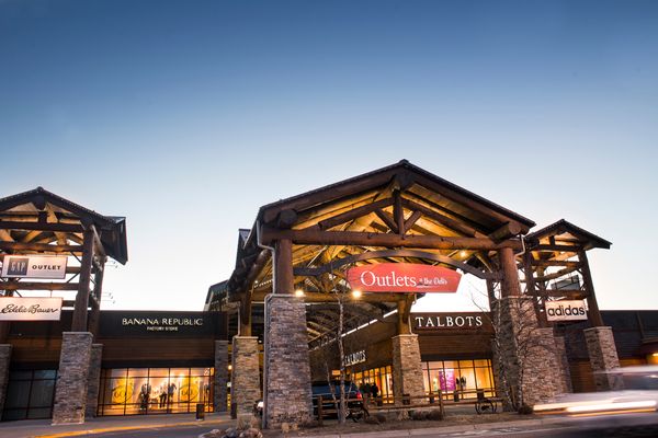 OUTLETS AT THE DELLS - Updated December 2025 - 61 Photos & 46 Reviews ...