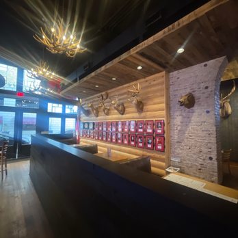 KOOKY CANUCK - Updated November 2024 - 713 Photos & 795 Reviews - 87 S ...