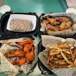 WINGSTOP - Updated April 2024 - 216 Photos & 391 Reviews - 100 E Main ...