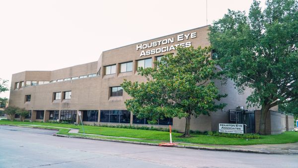 HOUSTON EYE ASSOCIATES - Updated July 2025 - 153 Reviews - 2855 ...