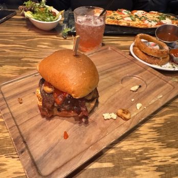 FINNEY’S CRAFTHOUSE - GOLETA - Updated July 2025 - 110 Photos & 63 ...