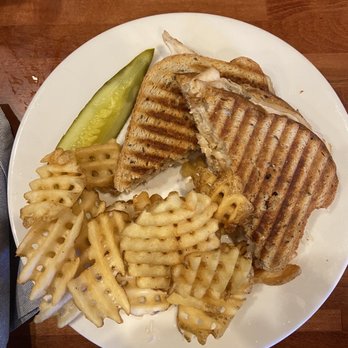 THE BLARNEY STONE PUB - Updated June 2025 - 49 Photos & 77 Reviews - 10 ...