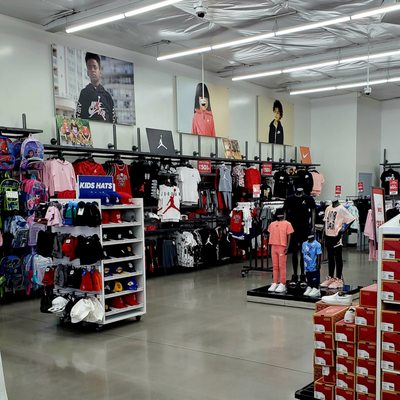 WSS - Updated December 2025 - 11 Photos & 12 Reviews - 14901 Hawthorne ...