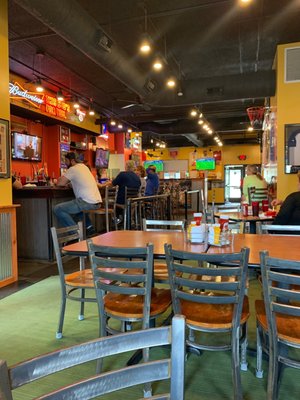 LEGENDZ SPORTS BAR & GRILL - Updated September 2024 - 60 Photos & 115 ...