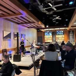 LINE & LURE SEAFOOD KITCHEN & TAP - Updated December 2025 - 535 Photos ...