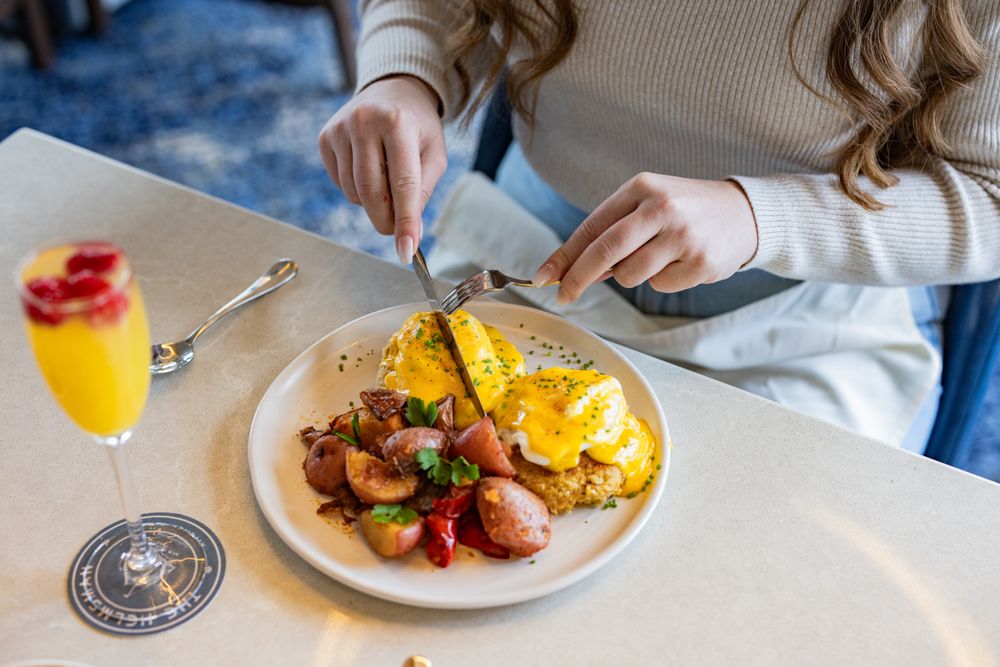 THE HELMSMAN - Updated May 2025 - 40 Photos & 16 Reviews - 625 N Rd ...