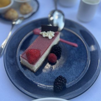 AVRA - Updated November 2025 - 63 Photos & 18 Reviews - 300 Crescent Ct ...