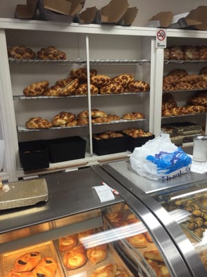 ROLLING-PIN KOSHER PAREVE BAKERY - Updated August 2025 - 18 Photos & 22 ...