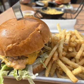 COLD SPRING DEPOT RESTAURANT - Updated March 2025 - 260 Photos & 397 ...